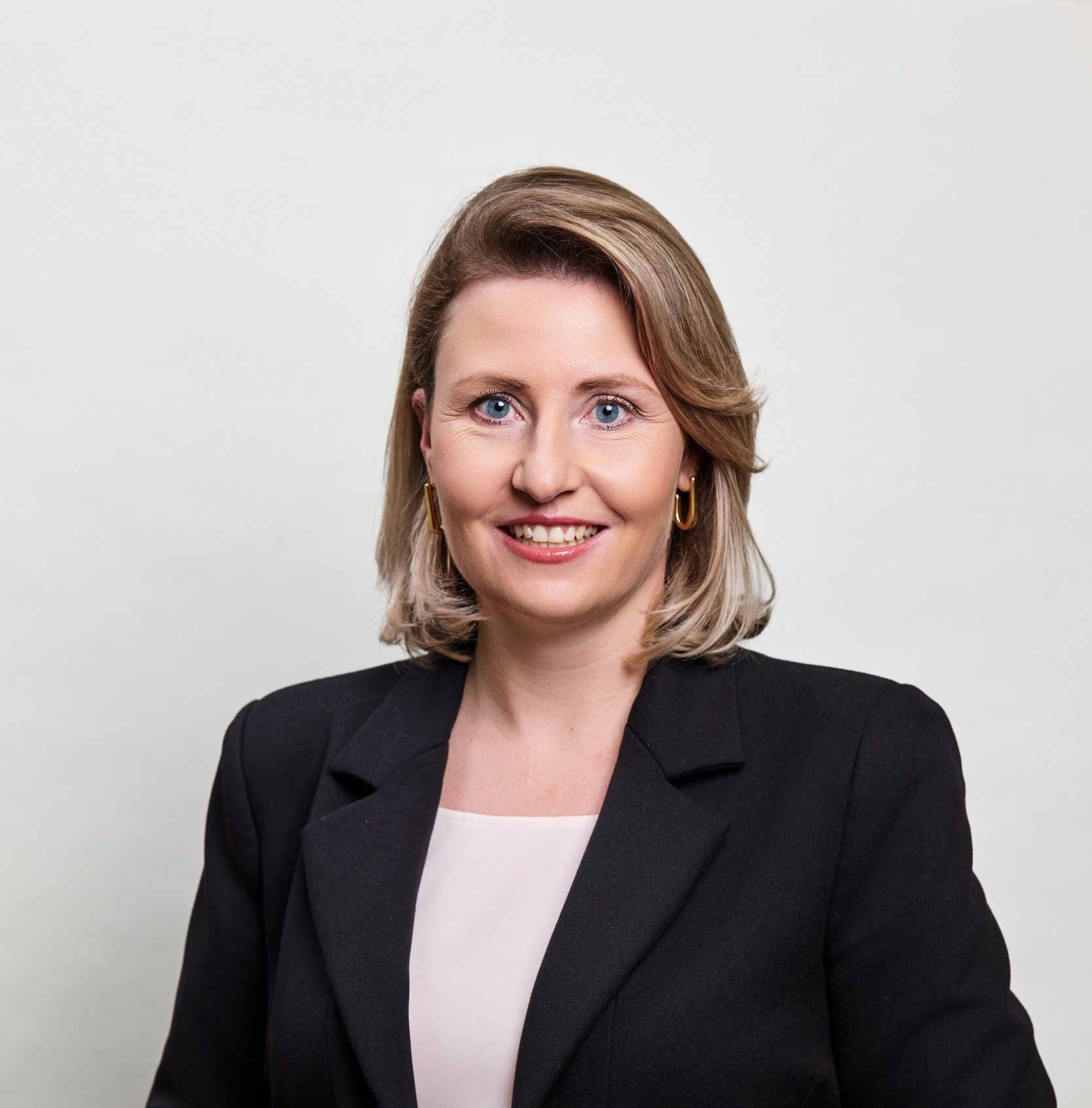 Director General Susanne Raab Takes Office Sets Priorities For Safe