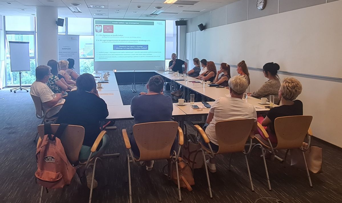 KOMPLEKS: Capacity building trainings on vulnerable migrants for ...